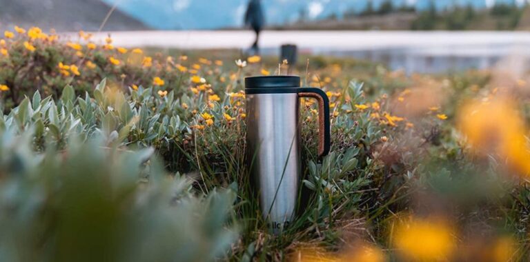 10 Best Travel Coffee Mugs With Handles: Get a Good Grip On Your Coffee