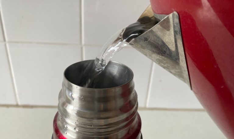 8 Simple Ways To Keep Food Hot On The Go