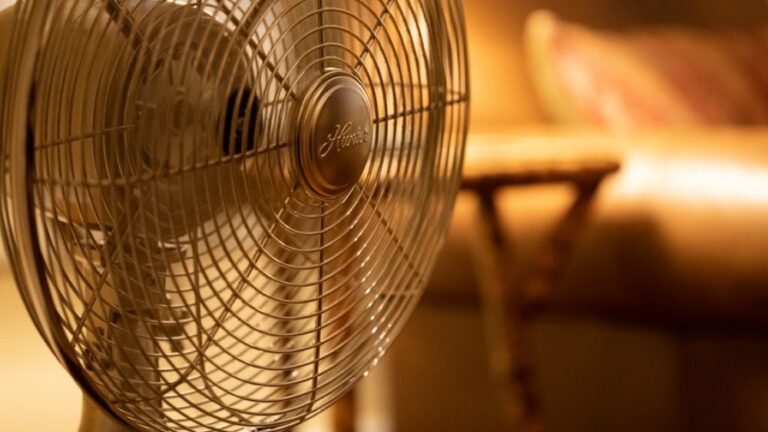 The 7 Fastest Ways To Melt Ice Without Heat