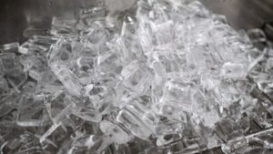 The 13 Different Shapes of Ice Cubes [Explained]