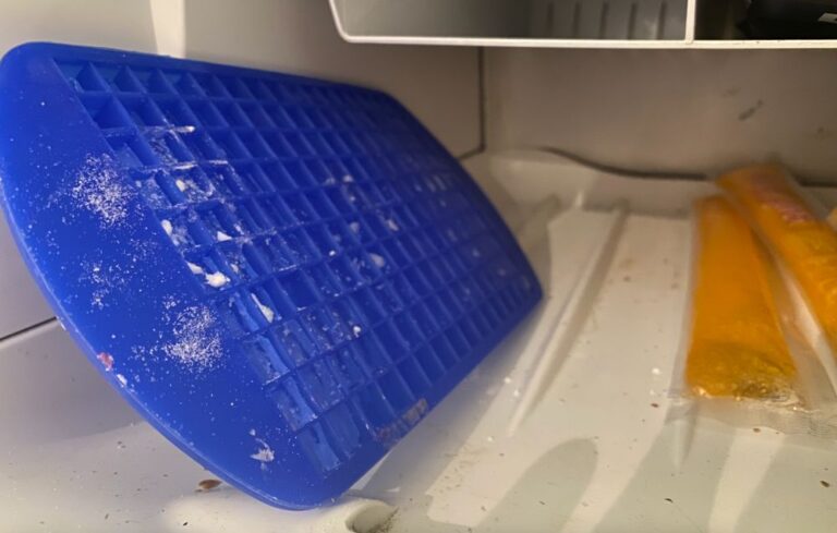 Why Silicone Ice Cube Trays Have White Residue (How To Fix) - Hunting ...