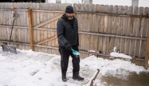 How To Properly Use Ice Melt [Instructions]