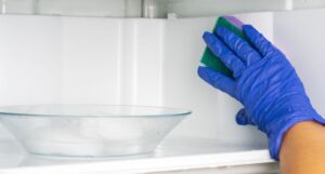 6 Easy Ways To Melt Ice Fast In Freezer (10 Minute Defrost)